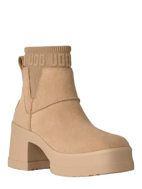 UGG Moxy Water-resistant Chelsea Boot - Sand