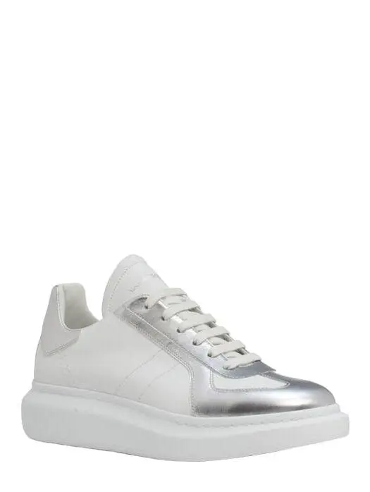 Alexander McQueen Oversized Sneaker - White/silver/silver
