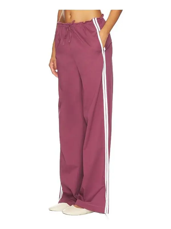 WeWoreWhat Pull On Ruffle Waist Pant - Plum & White