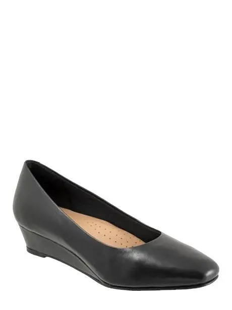 Trotters Denisse Wedge Pump - Black