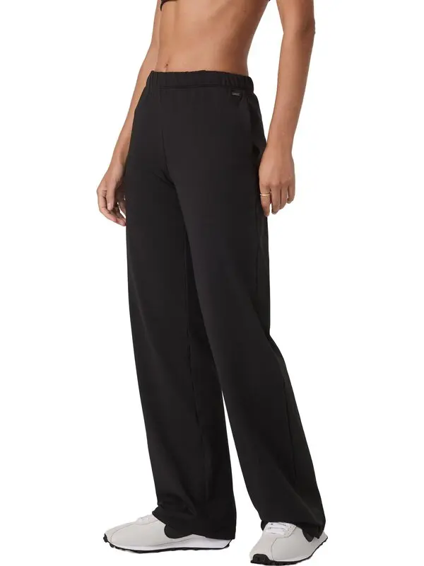Vuori Halo Modern Straight Leg Pant-short - Solid Black