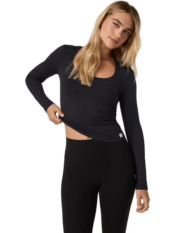 Vuori Long Sleeve Halo Essential Scoop - Solid Black