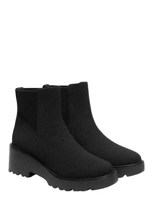 Vivaia Round-toe Platform Boots - Black