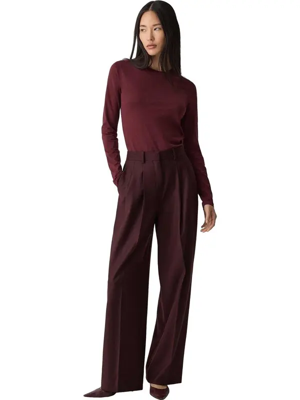 Theory Double Pleat Trousers In Sleek Flannel - Merlot