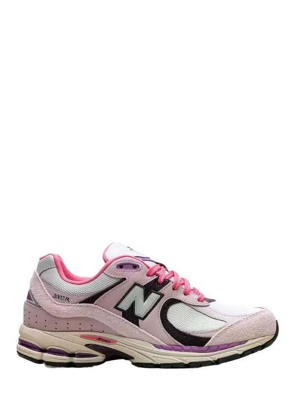NEW BALANCE 2002r Suede Sneakers - Pink