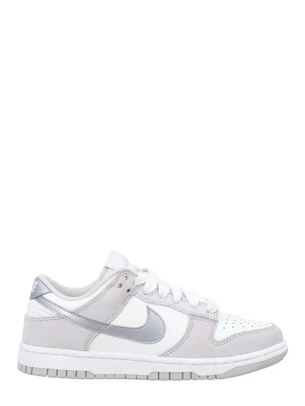 Nike Low Top Sneakers - Sail Metallic Silver