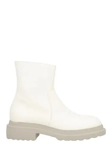 POMME D'OR Calfskin Ankle Boots - Off White
