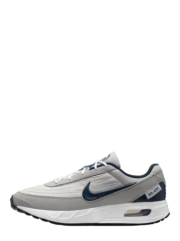 Nike College Air Max Verse Sneakers - White