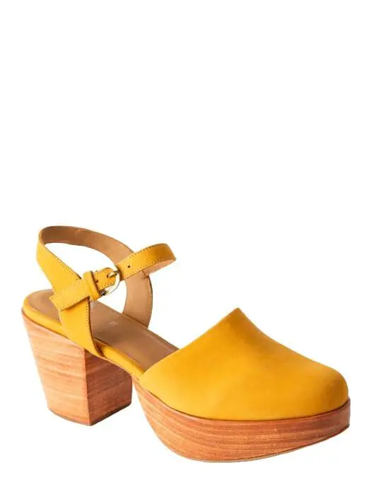 FORTRESS Willow Mary Jane Platform Clog - Amber Suede