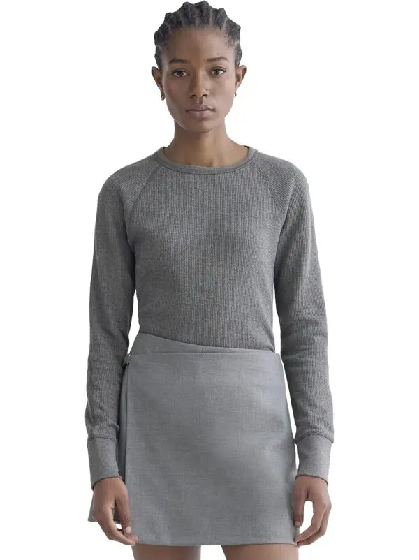 Everlane Slim-fit Crewneck In Cozy Waffle Cotton - Heathered Charcoal