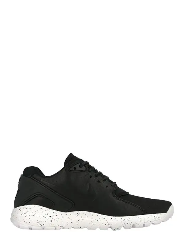 Nike Low Top Sneakers - Black