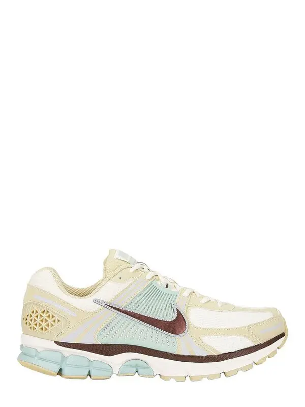 Nike Zoom Vomero 5 Se Sneakers - Team Gold  Fauna Brown  Pale Ivory  & Se