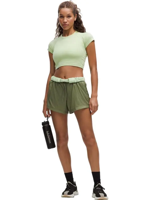 Lululemon Lightweight Mid-rise Active Short 5 - Bay Leaf/lemongrass