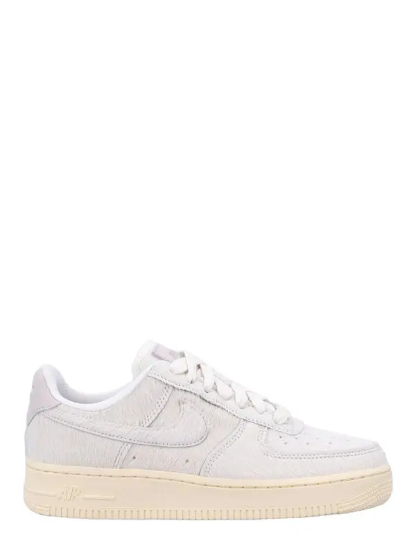 Nike Low Top Sneakers - White