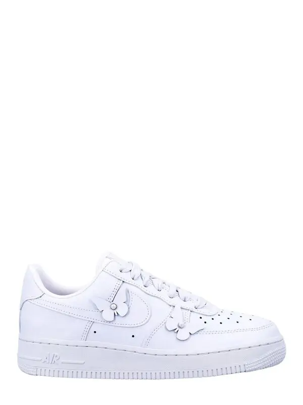 Nike Low Top Sneakers - White