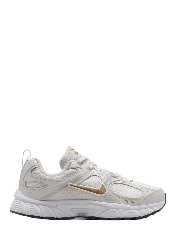 Nike V5 Rnr Gold Sneakers - White/metallic Silver/photon Dust