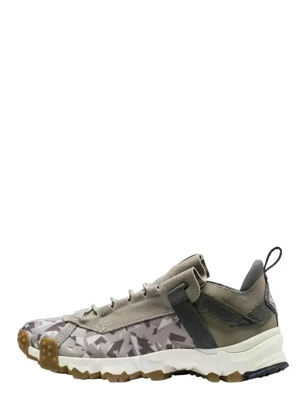 PUMA Trailfox Camouflage-patterned Trail Trainers - Grey