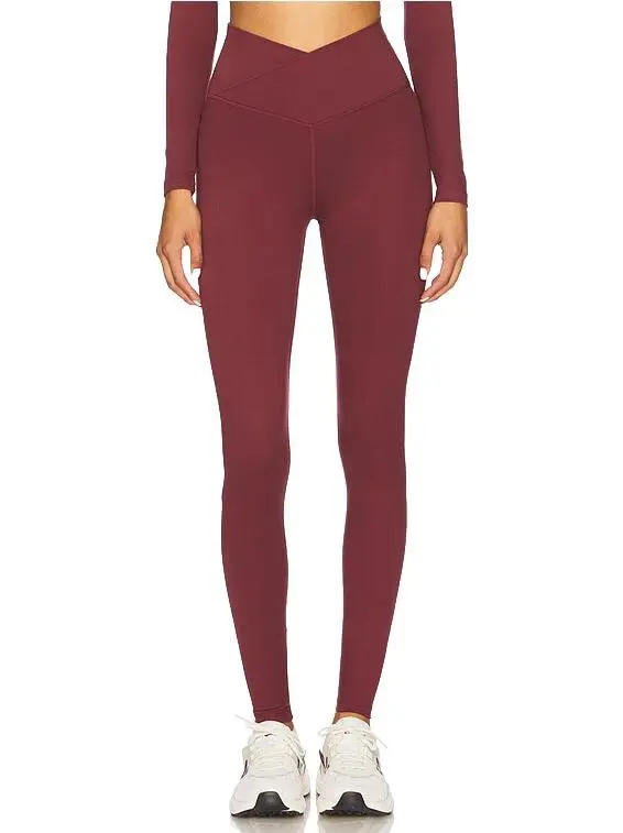WELLBEING + BEINGWELL Flowwell Callista Crossover Legging In Burgundy - Port Royale