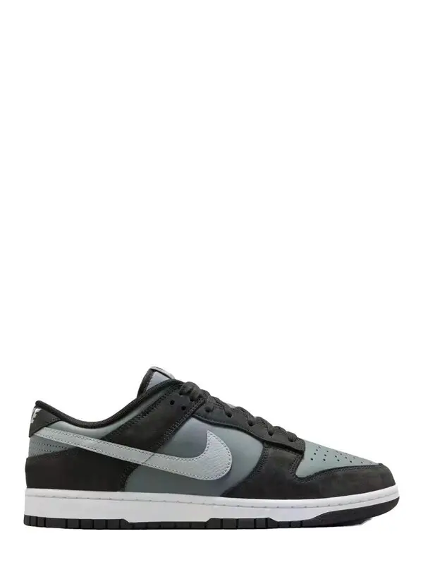 Nike Dunk Low Top Sneakers - Black