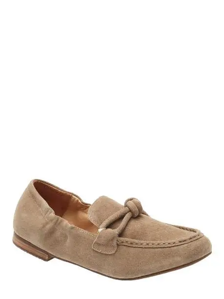 CHOCOLAT BLU Anya Loafer - Camel Suede
