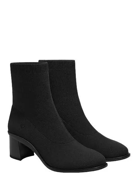 Vivaia Almond-toe Running Heel Boots - Black