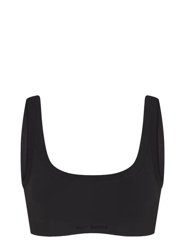 SKIMS Scoop Neck Bra | Black | | Nike Vintage Seamless - Obsidian