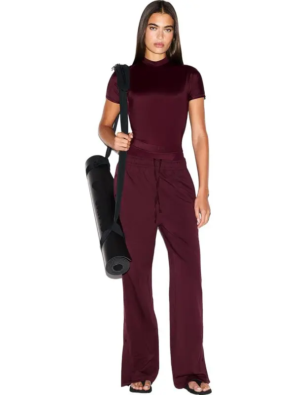 SKIMS Short Sleeve Mock Neck Top - Currant