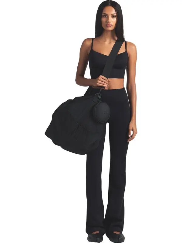 SKIMS Cami Bra Top | Black | | Nike Matte - Obsidian