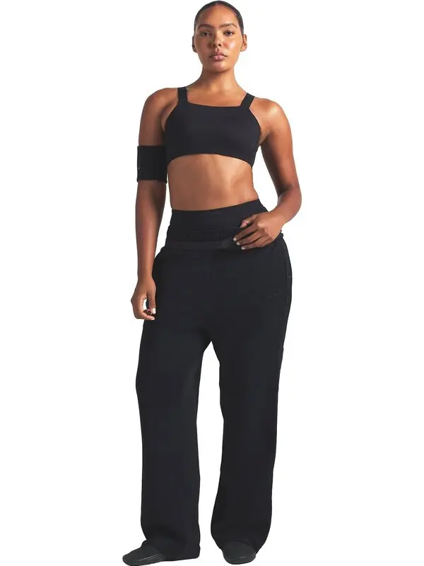 SKIMS Wide Strap Bra | Black | | Nike Matte - Obsidian