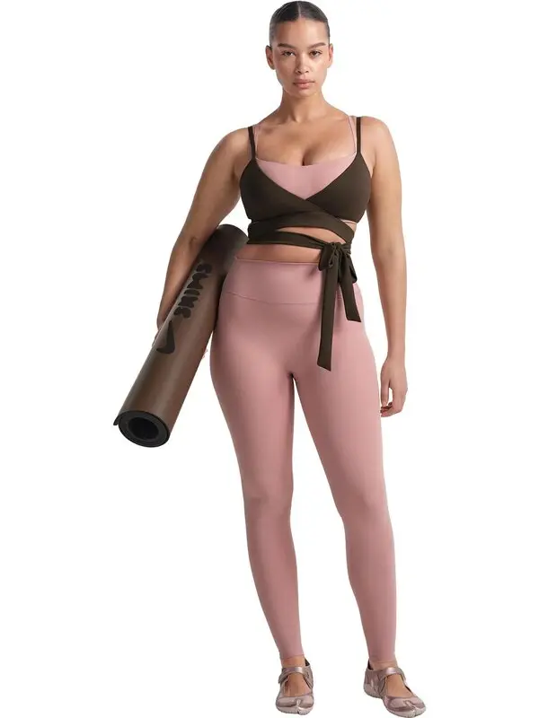 SKIMS 29" Legging | Black | | Nike Matte - Himalayan