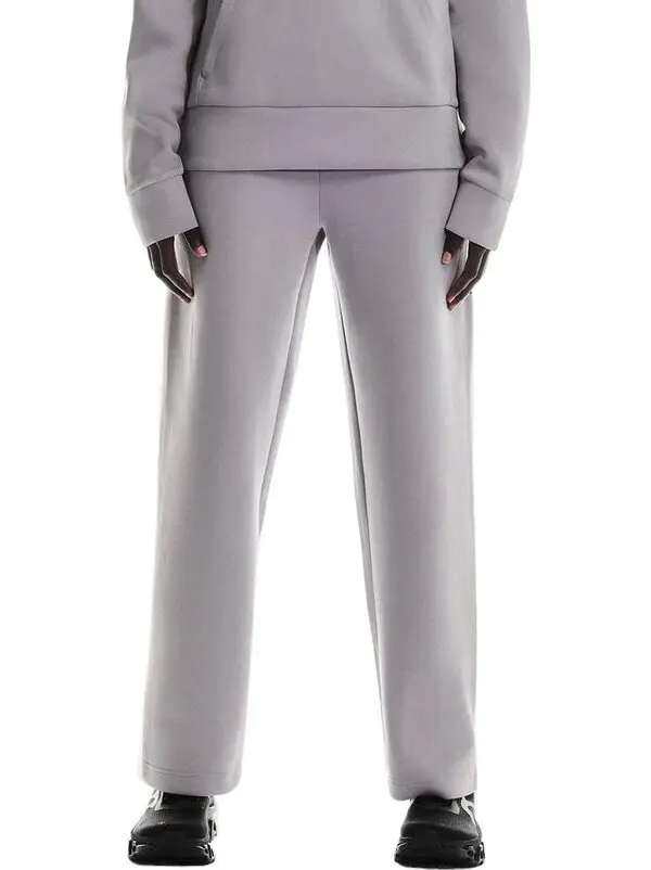 On Focus Tech Relaxed Fit Sweatpants - Lilac