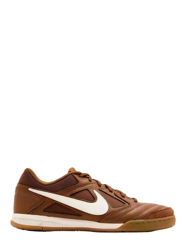 Nike Panelled Sneakers - Brown