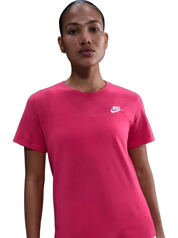 Nike Sportswear Club Essentials T-shirt - Pink
