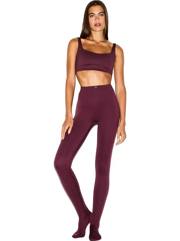 Nike Matte High-waisted Footsie Grip Leggings - Red