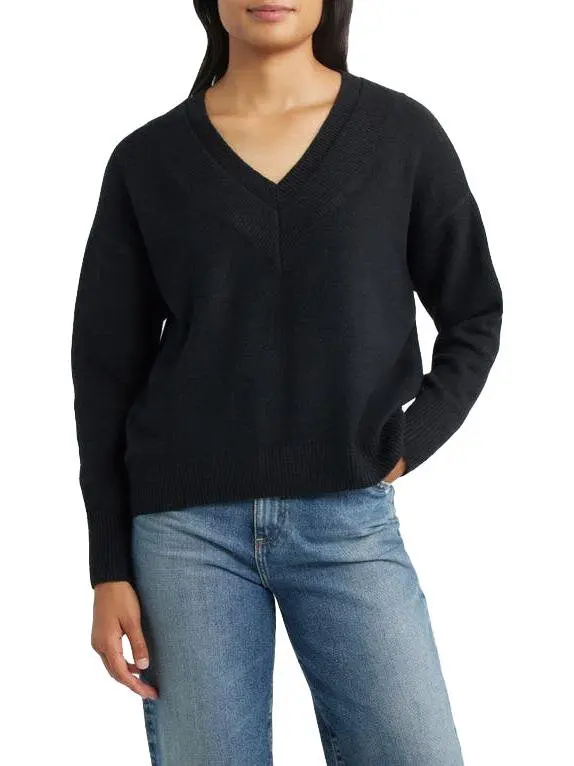 CITY BLUES Long Sleeve V-neck Sweater - Black