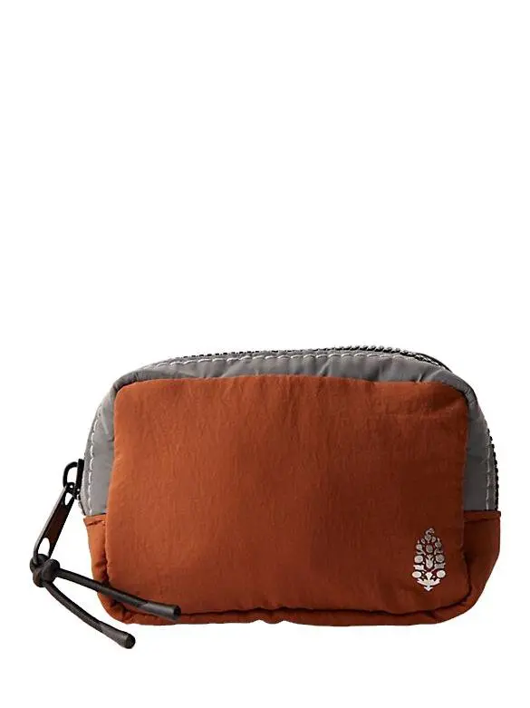 Free People Run About Pouch - Chesnut