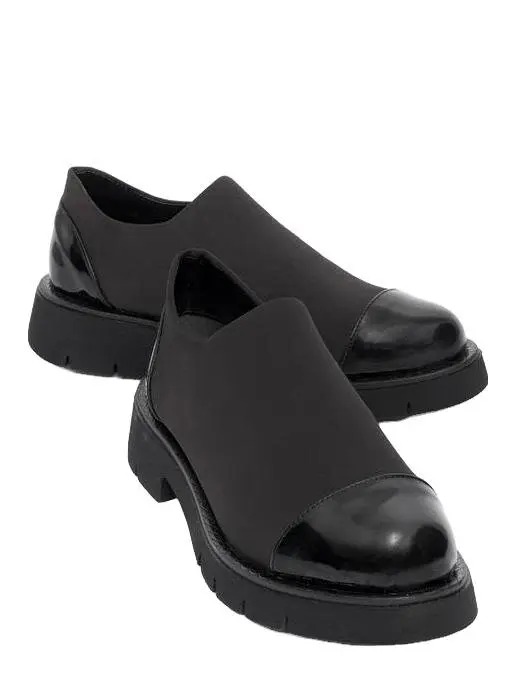 PROLOGUE SHOES Panola Scuba Loafer - Black Patent
