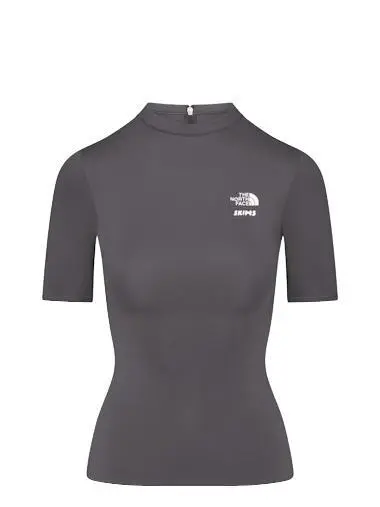 SKIMS X The North Face Refina Short Sleeve Top - Gunmetal