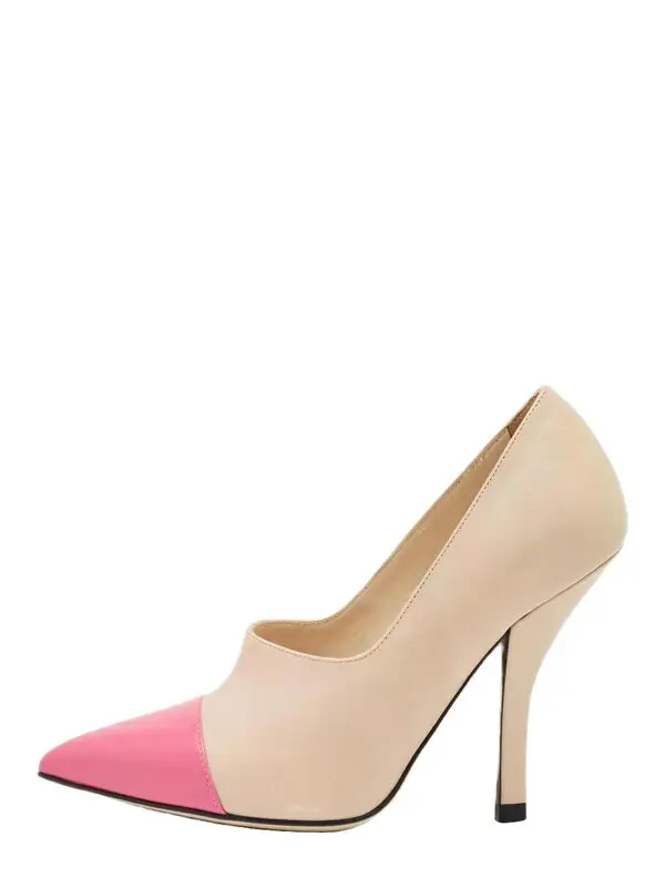Fendi Leather Pointed Pumps - Neutrals