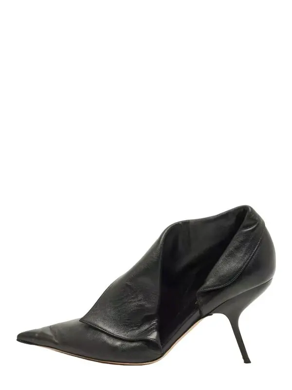 FERRAGAMO Leather Folded-front Pumps - Black
