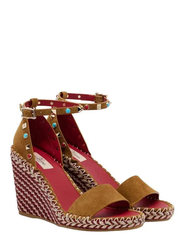Valentino Garavani Rockstud Suede Wedge Sandals - Brown