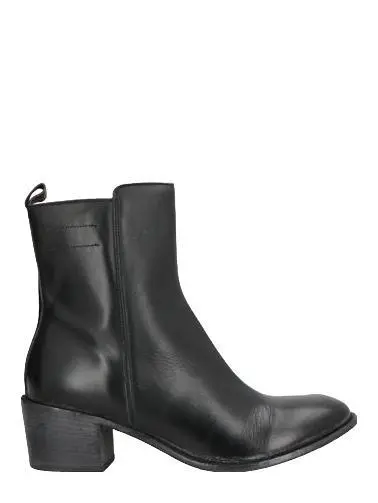 Moma Ankle Boots In Dark Calfskin - Black