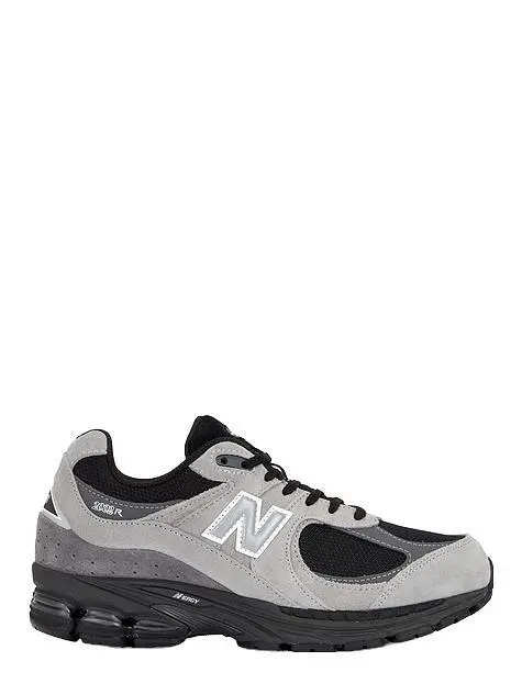 NEW BALANCE 2002r Sneaker - Black & Silver Metallic