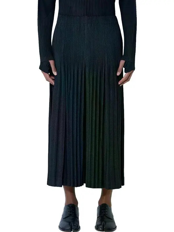 Issey Miyake Pleated Elasticated Trousers - Black