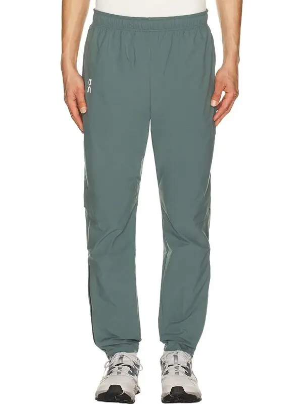 On Core Pants In Green - Olive