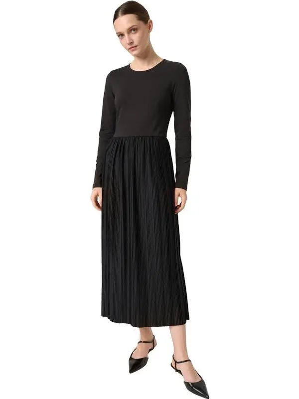 SOAKED IN LUXURY Simone Plisse Long Sleeve Maxi Dress - Black