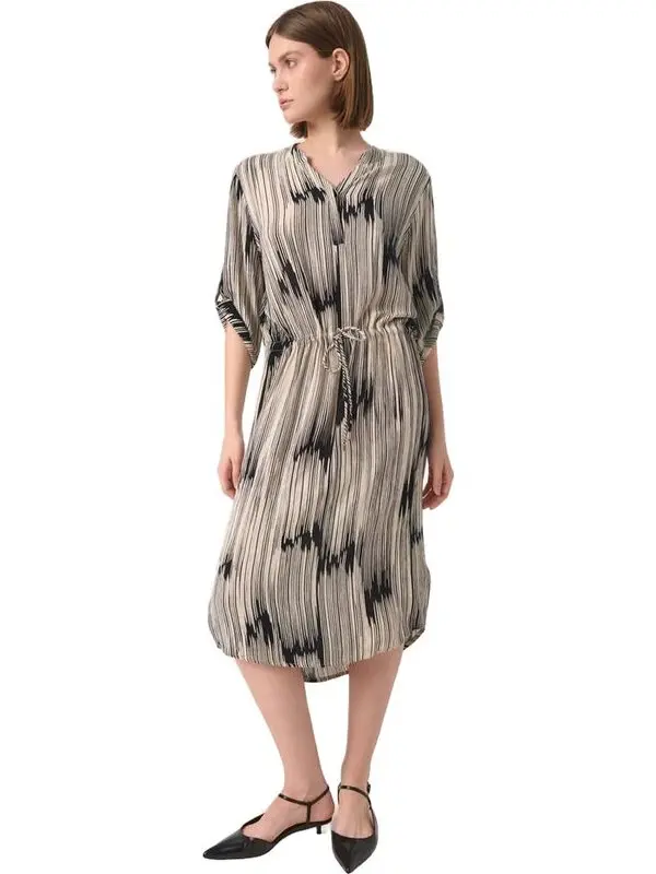 SOAKED IN LUXURY Zaya V-neck Midi Dress - Black/sandshell