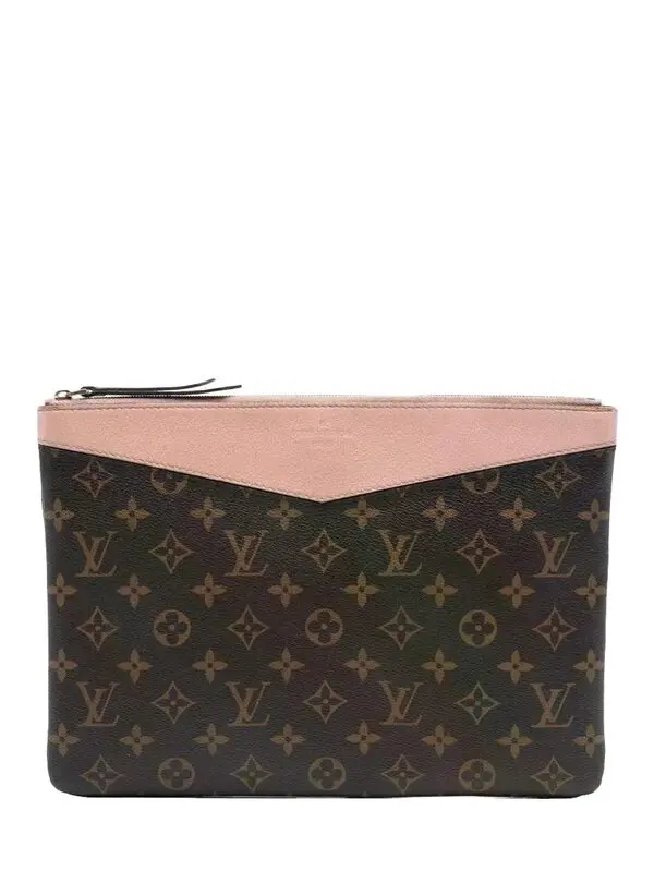 LOUIS VUITTON 2018 Monogram Daily Pouch - Brown