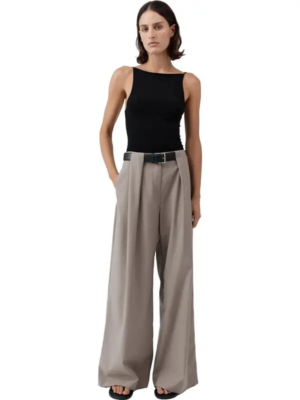 ST AGNI Pleat Loop Pants - Mousse