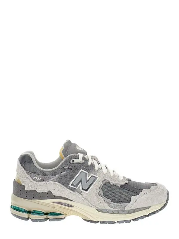 NEW BALANCE Protected M2002 Sneakers - Grey